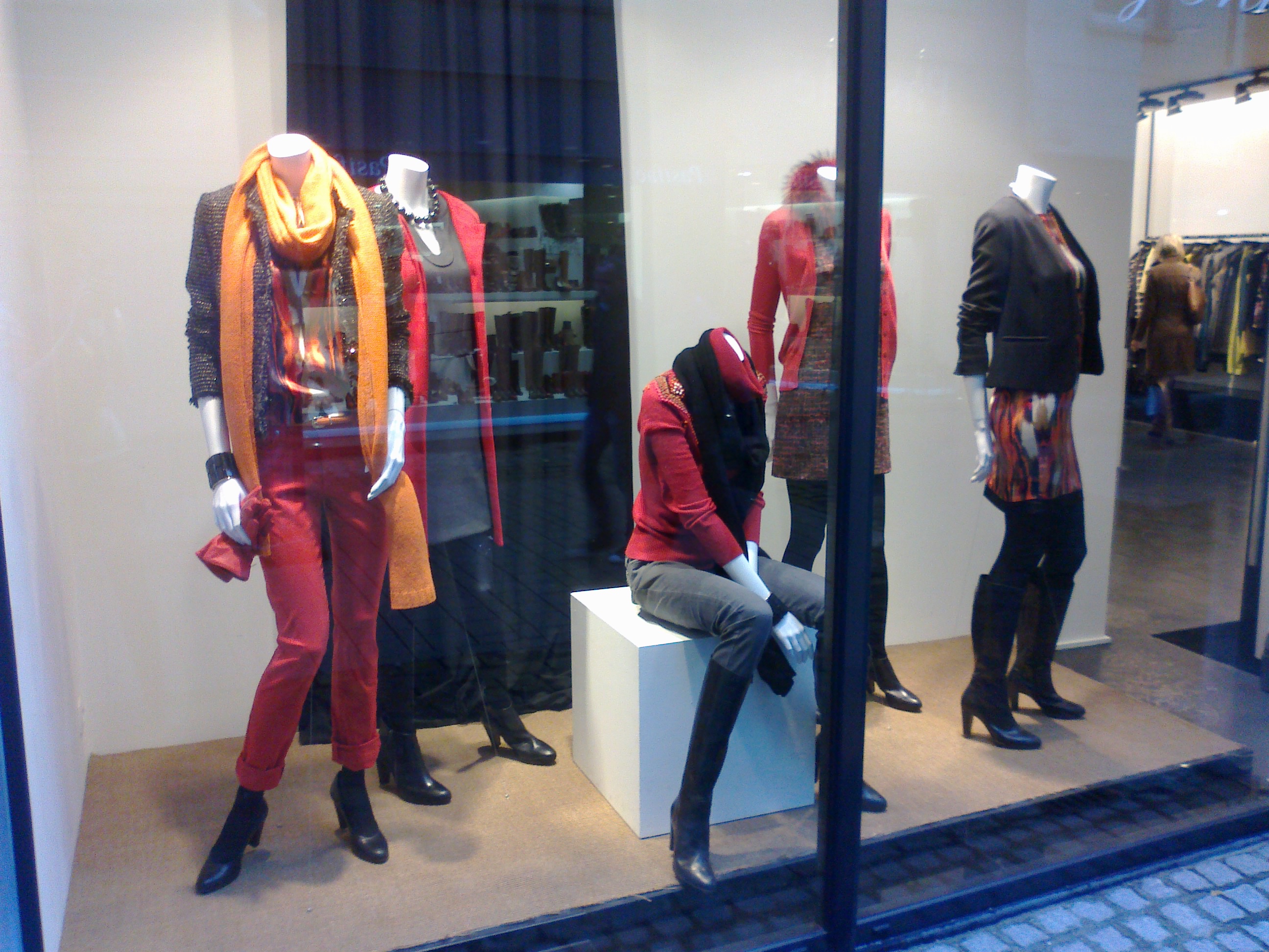 Formule kledingwinkel - Relighting en relamping - Realisaties - E-Light